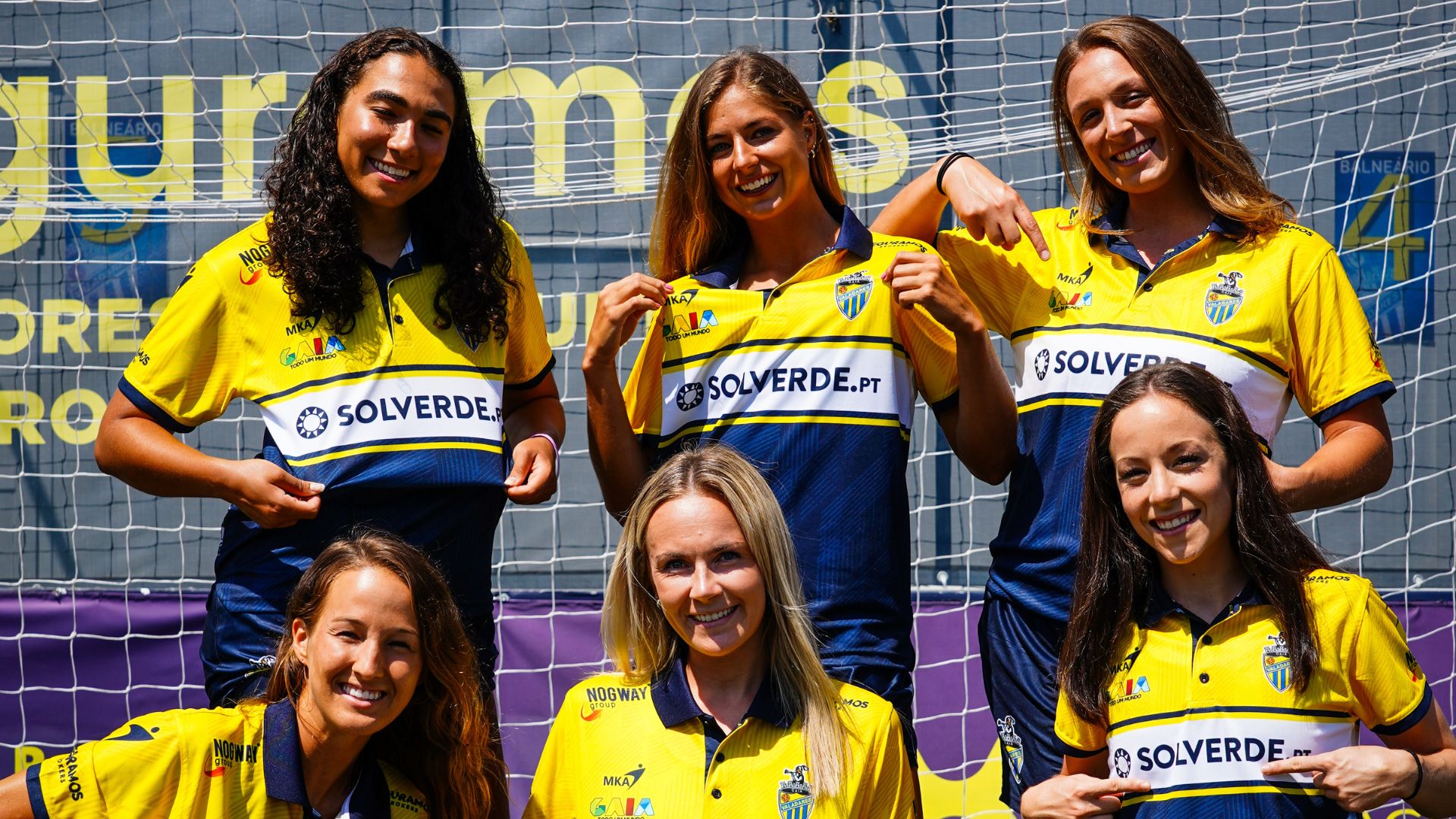 A Solverde.pt entra em campo com a equipa feminina do Valadares Gaia FC ...