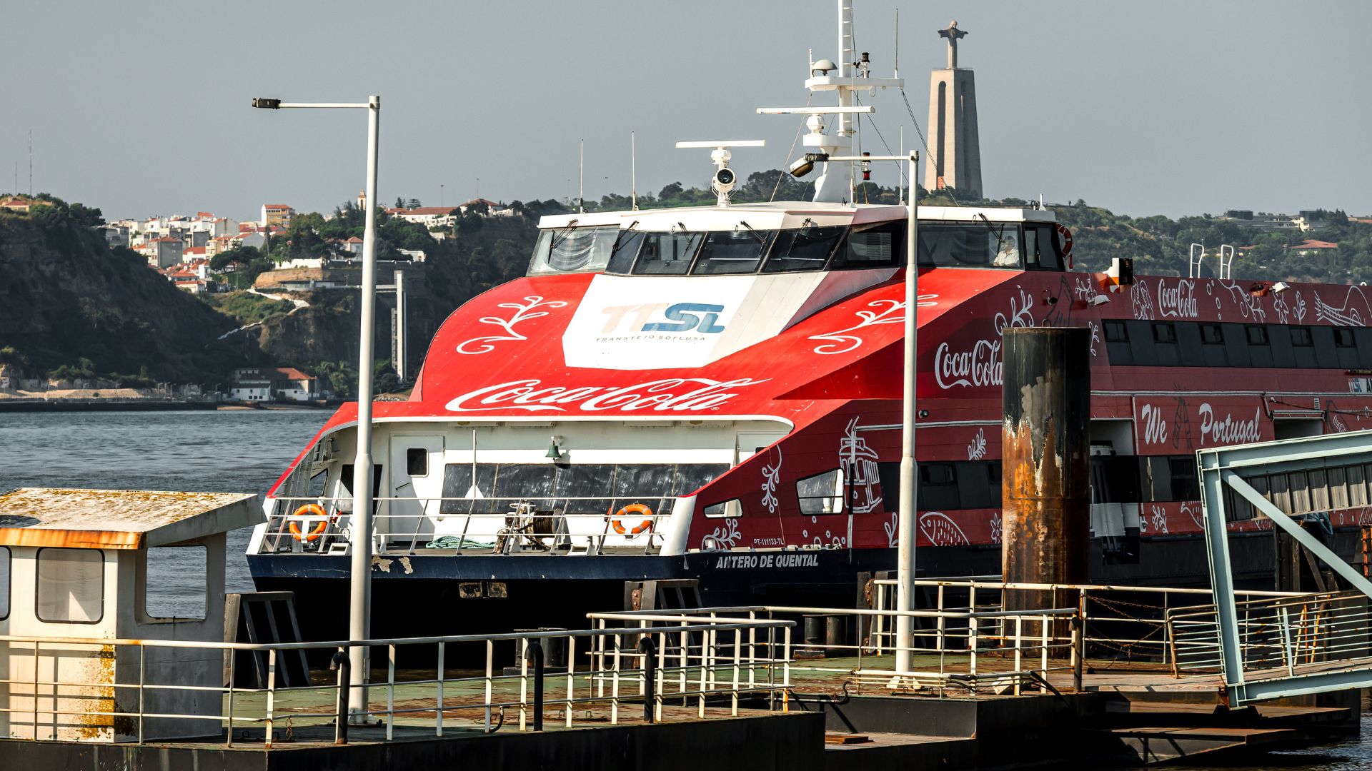 A Coca-Cola navega no Tejo com a Transtejo Soflusa - Briefing: Todas as ...